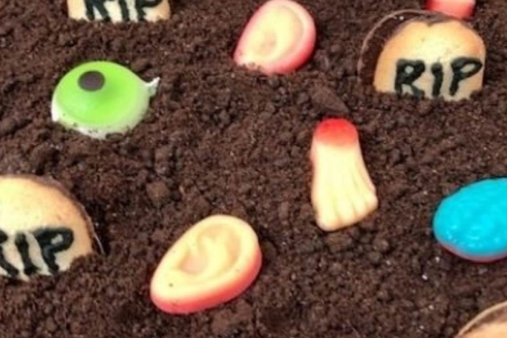 Spookiest Halloween Dirt Cake Recipe - Eat Dessert First